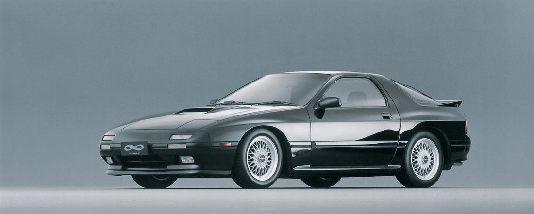 FDとFCの違いをスペック・外観から読み解く徹底解剖【RX-7】 - さとうはお金の話がしたい